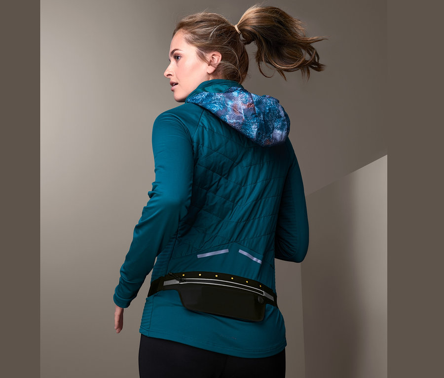 Běžecký opasek s LED na smartphone Nákup v obchodě Tchibo | 136280